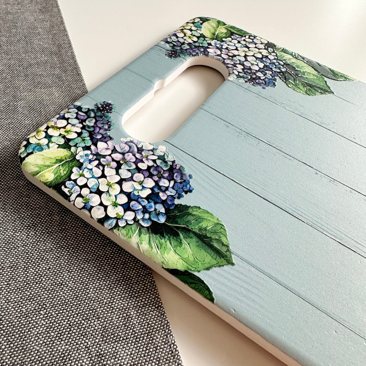 Hydrangea Ceramic Grazing Plate - Aqua – DAS Decor